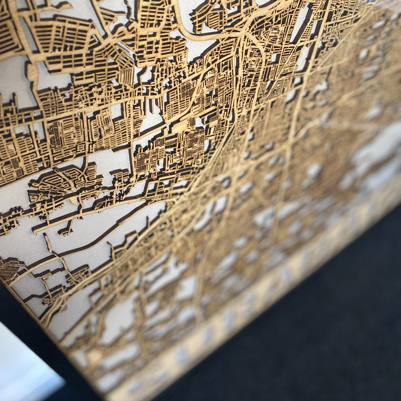 Bykort udskåret i træ - Design dit eget